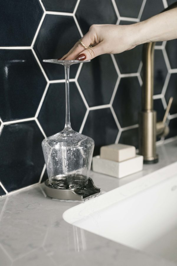 A No-Fuss Way to Get Your Drinking Glasses Sparkling Clean | Wit ...