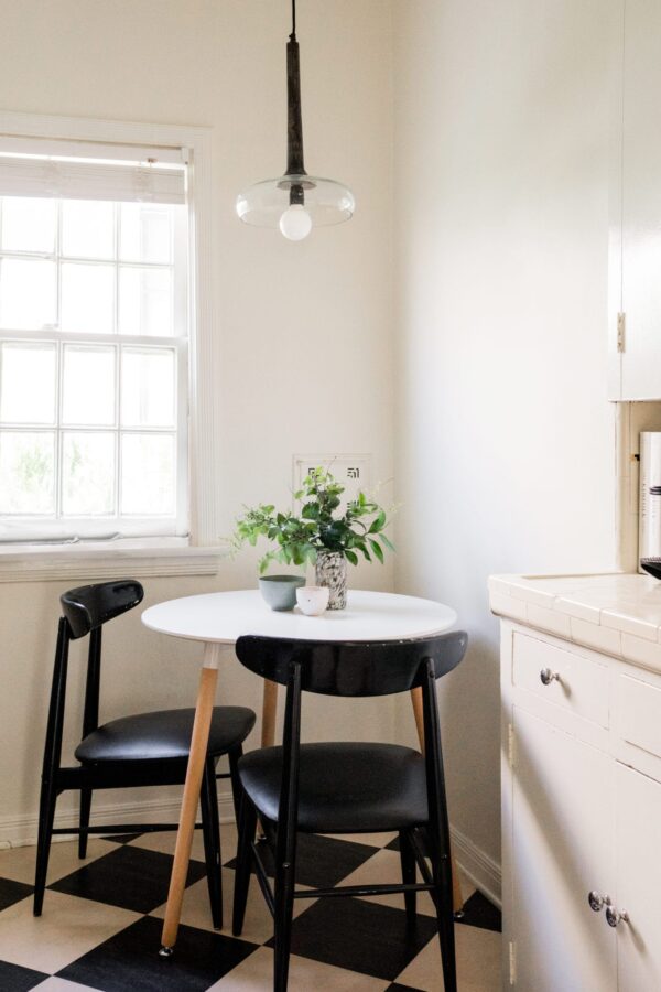 How to Decorate Your Home by Mixing Modern, Classic, and Vintage Pieces ...